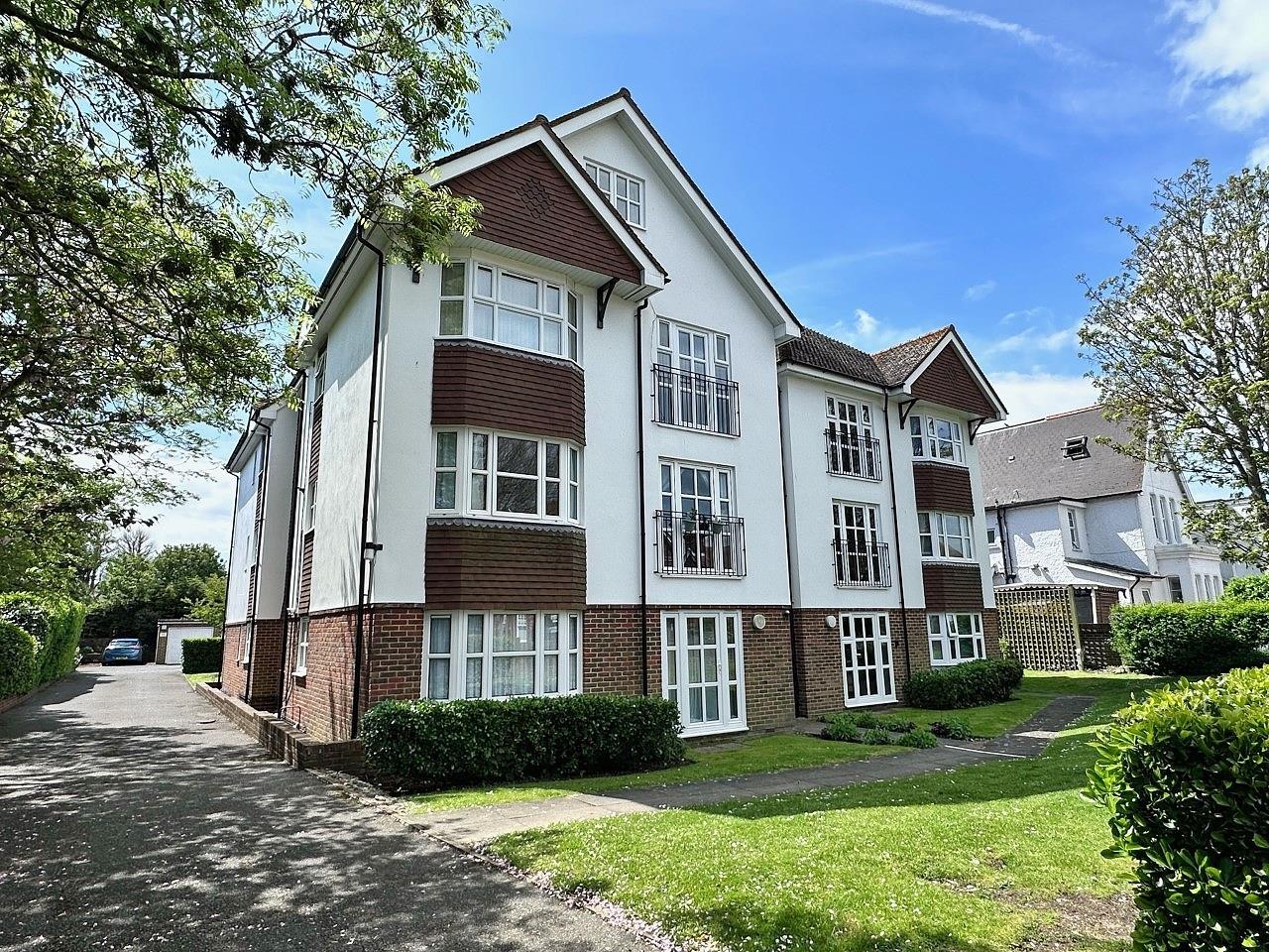 For Sale: Flat in Mill Road, Eastbourne